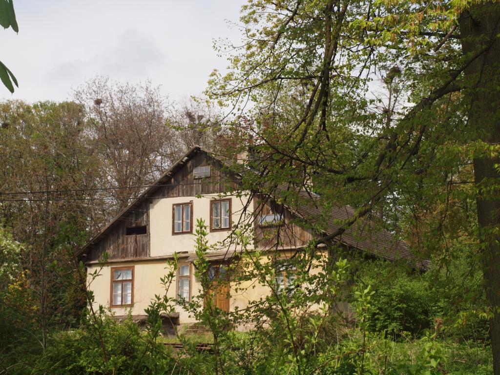 Rezydencje magnackie i dwory szlacheckie w Polsce - dwory.cal.pl